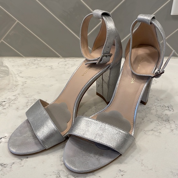 Pelle Moda | Shoes | Pelle Moda Bonnie Silver Ankle Strap Sandals 75 M ...